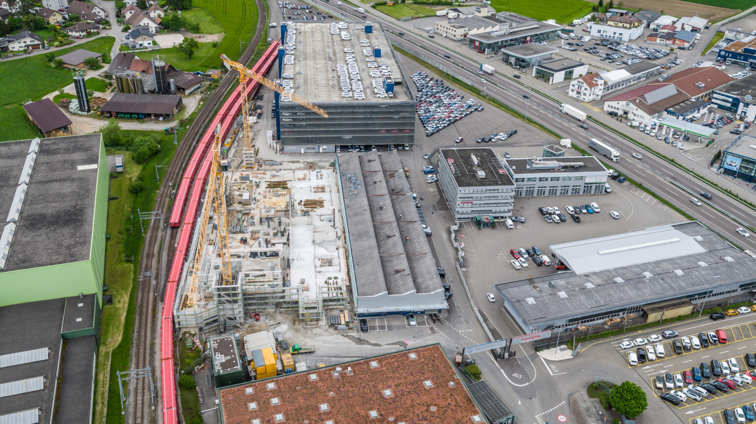 Neuwagenaufbereitungscenter Emil Frey – Safenwil - Debrunner Acifer ...